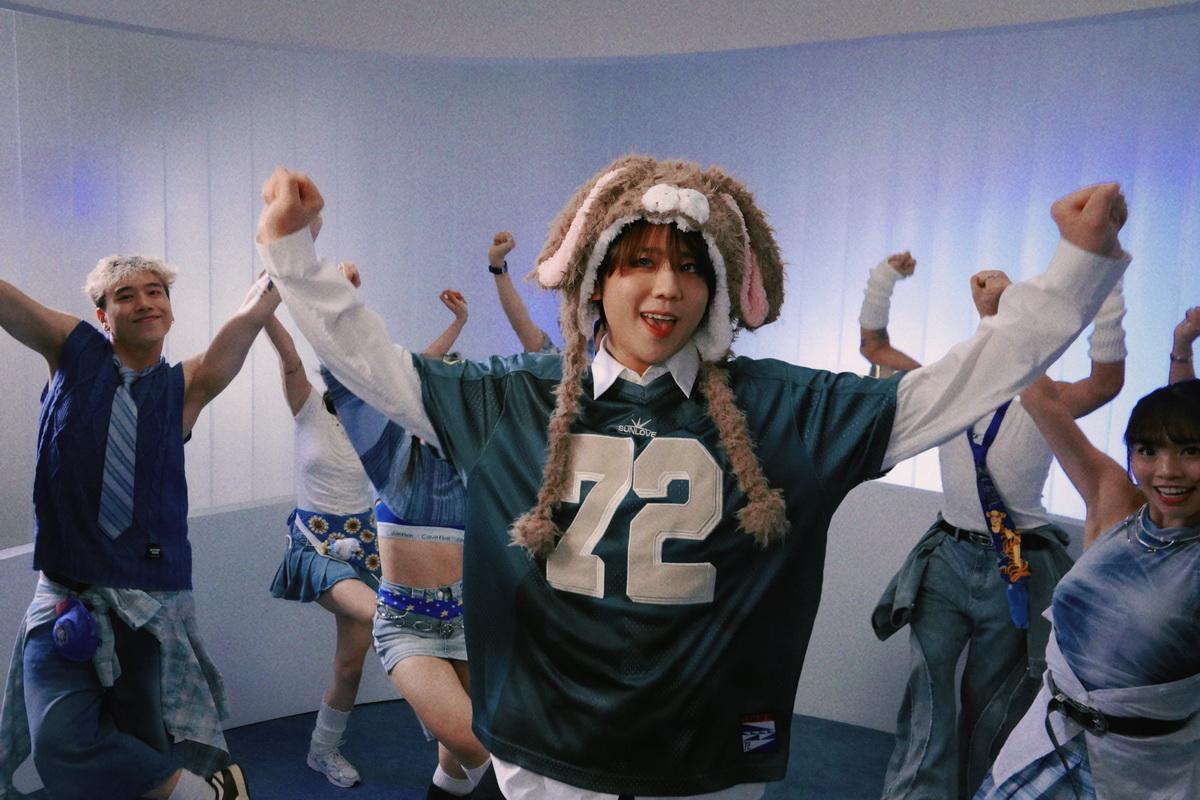 姜濤《On a SunnyDay》MV 化身「姜兔」 舞動銅鑼灣 - 20250430 - 即時新聞 影片 - 即時新聞 - 明報新聞網